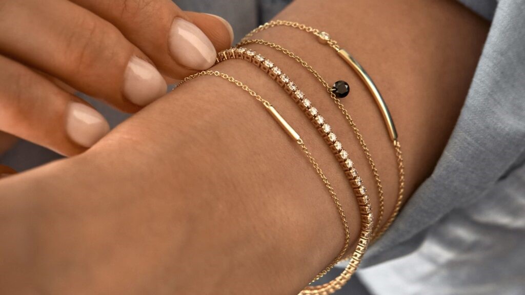 Giving jewellery - the symbolism behind it and what it can express ...